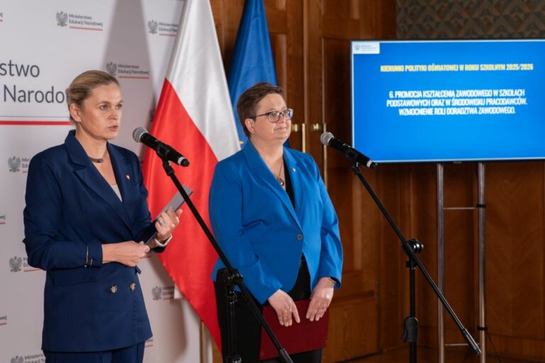 MEN ogłosiło kierunki polityki oświatowej państwa na rok szkolny 2025/ ...